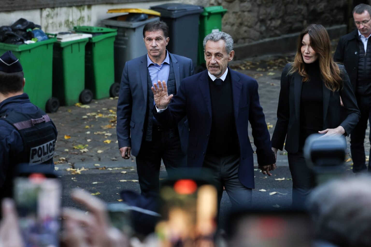 Francia, Sarkozy entra in carcere: “Scandalo giudiziario, sono ...